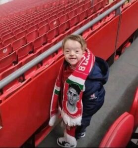 Isaac Kearney Biography: Who is Isaac the Liverpool fan? - Now soccer
